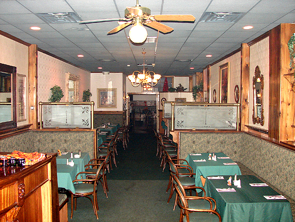 Do Little's Restaurant and Cocktail Lounge - Route 25 Mattituck NY ...